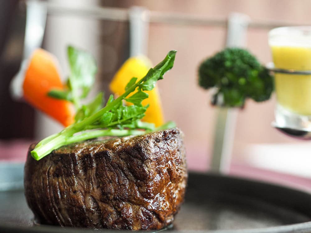 Beef - Filet Mignon 8oz Black Angus 40+ Days Aged Grass-Fed Ontario So ...